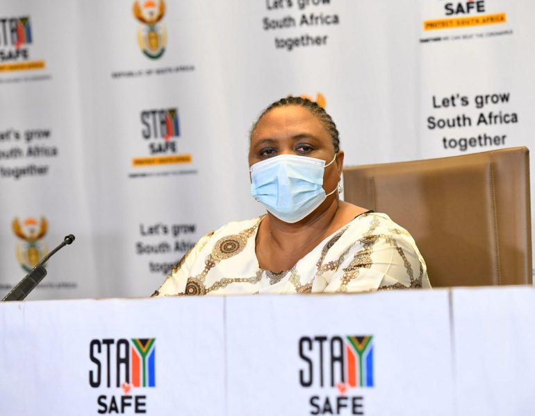 Didiza: Emerging farmers to undergo mandatory training - Smile 90.4FM