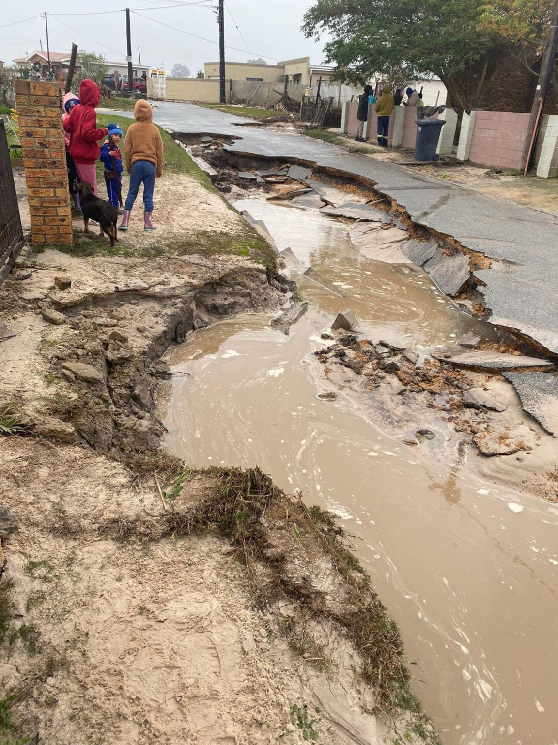 14 people hospitalised following Riverlands dam wall collaps