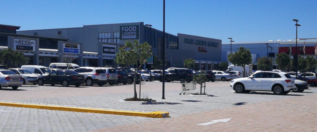Police search for suspects in murder of Mauritian man in Parklands ...